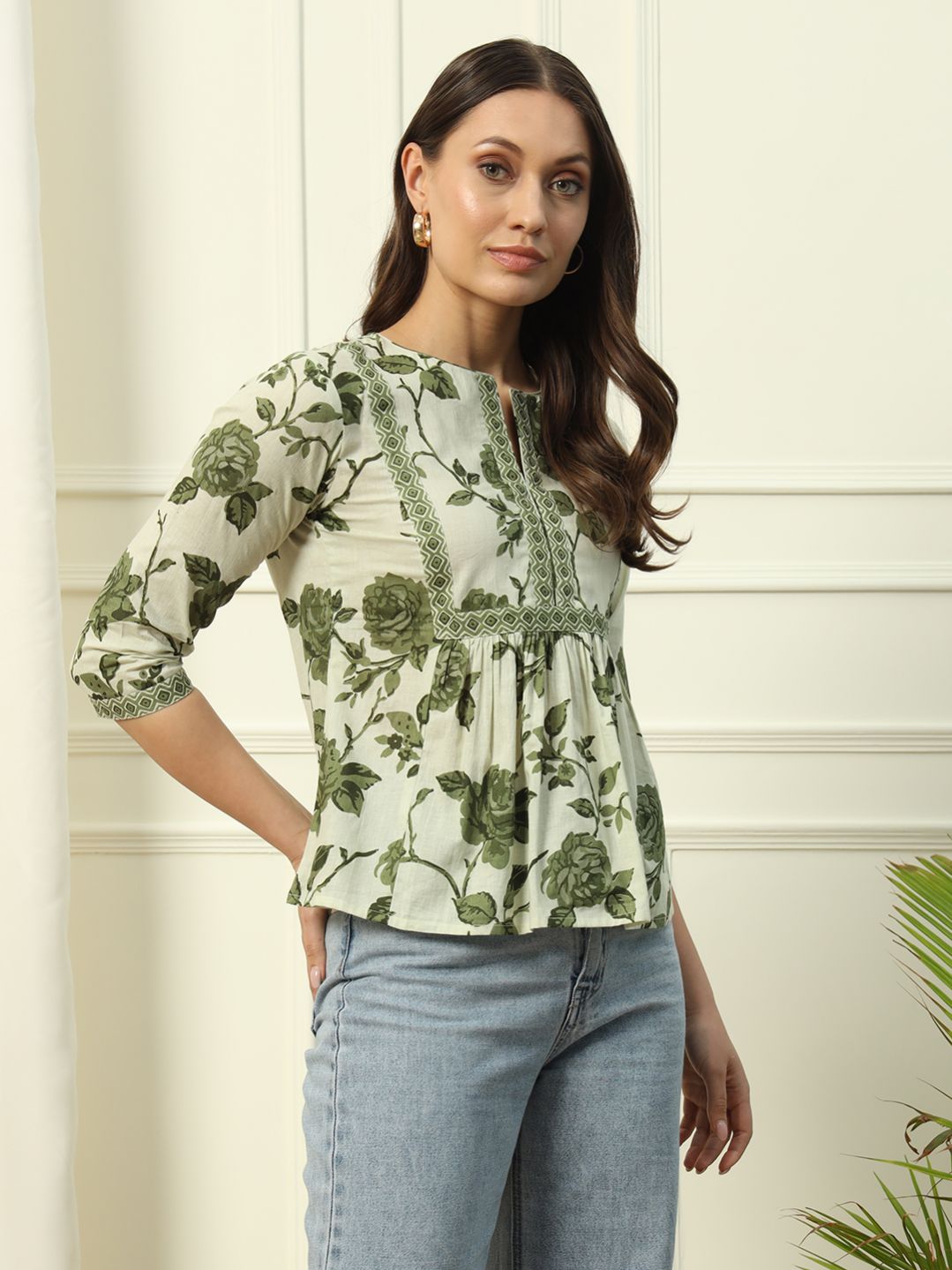 SHORT TOP in TOP | MIAOW